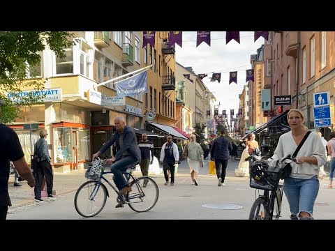 Stockholm Walks: Drottninggatan. The pretty part of Sweden’s no 1 tourist strip.