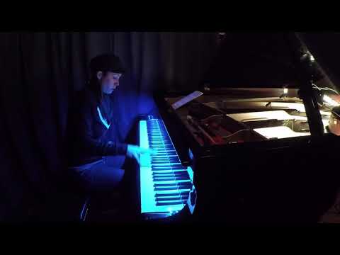 Holly Bowling: Idioteque (Radiohead Cover)