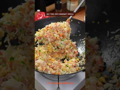 EASY EGG FRIED RICE WITH SHRIMP RECIPE #recipe #cooking #chinesefood #eggfriedrice #friedrice