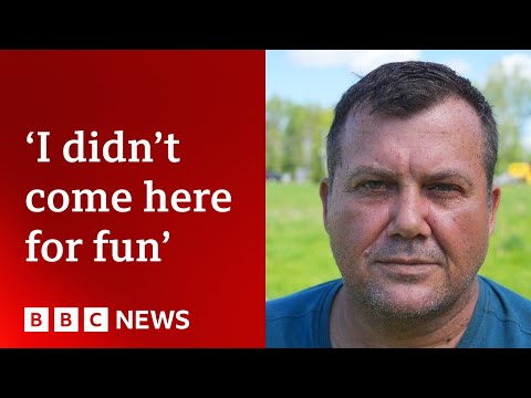 White South African defends refugee status in US | BBC News