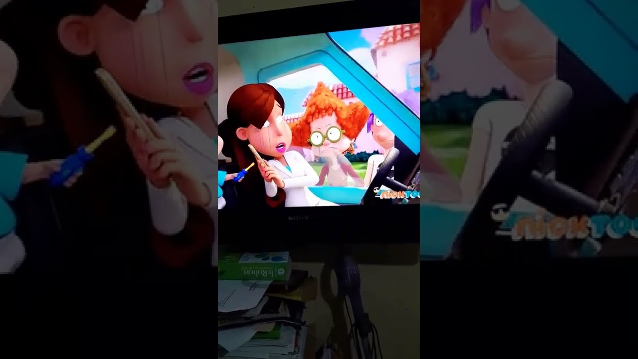 Rugrats 2021 Lady Declutter Gets Arrested for Declutering everything even Tommy.