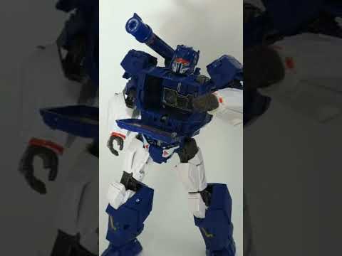 Soundwave tests out his new cassette player #transformers #Soundwave #stopmotion #decepticons