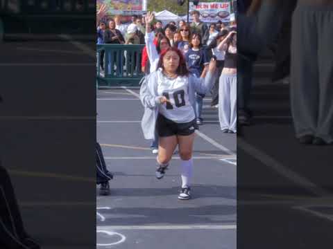 🇺🇸Kpop in Public - MEOVV "HANDS UP"!