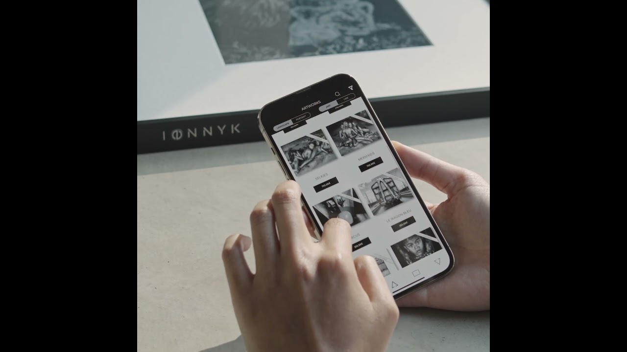 Control your own connected art gallery 🖤