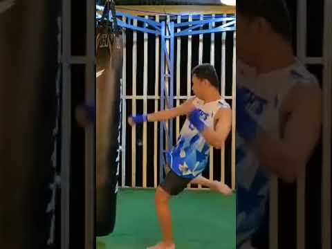 Nak Muay. Beginner's bag works. #muaythai #nakmuay #sports #shorts #kickboxing #discipline