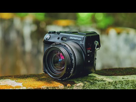 This Camera Was Ahead Of Time! Olympus C8080