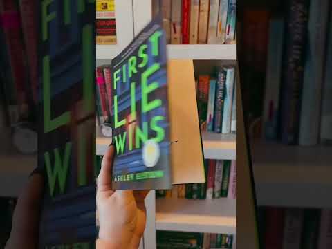 My first ever author signed copy of one of my favorite thriller books๐๐ซถ๐ผ