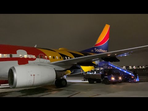 Phoenix (PHX) ~ Burbank (BUR) - Southwest Airlines - Boeing 737-700 - Full Flight