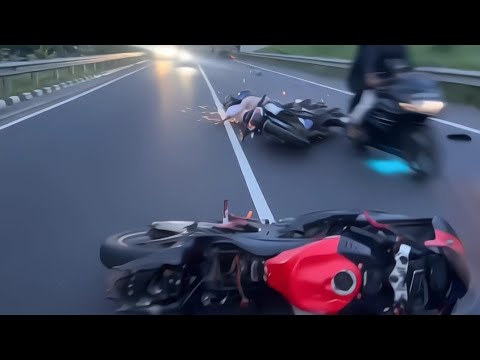 One mistake & almost 10 bikes crushed💥😱#bikecrush #accidente