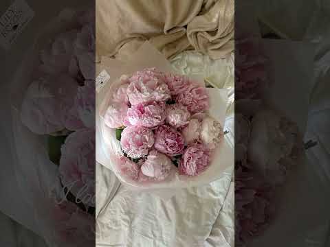 The first man to gift me flowers will be the man i marry💐#flowers #love #heart