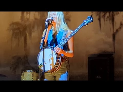 The Castellows - Red Dirt Girl unplugged (Emmylou Harris cover) Louisiana Grandstand, April 12, 2024