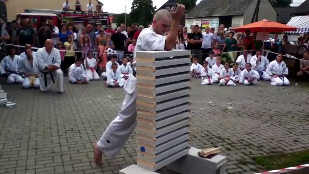 Karate Skill: 14 Bricks
