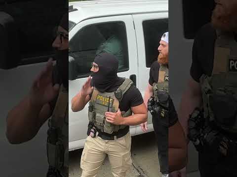 Demonstrators try to block ICE van from leaving federal building in Manhattan #shorts