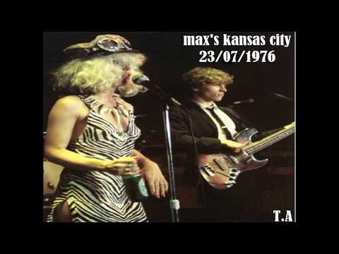 Blondie - Rip Her to Shreds (Max's Kansas City. New York. 23/07/1976)