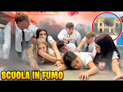 ILARY E ZIA NICOLE SCAPPANO DA SCUOLA PER SALTARE IL COMPITO IN CLASSE! 🚨ALLARME ANTINCENDIO🚨