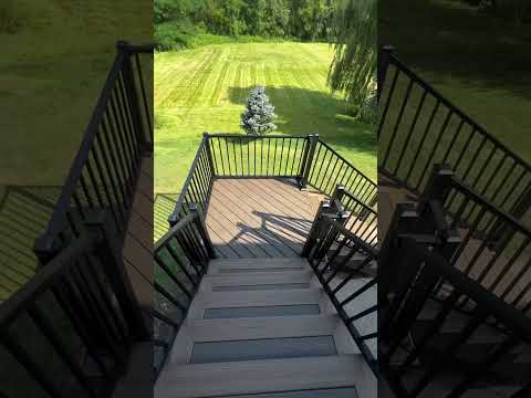 @TheTrexCo Trex Costal Bluff / Toasted Sand Deck with Picture Frame Stairs 🧼 #mteservices #deck