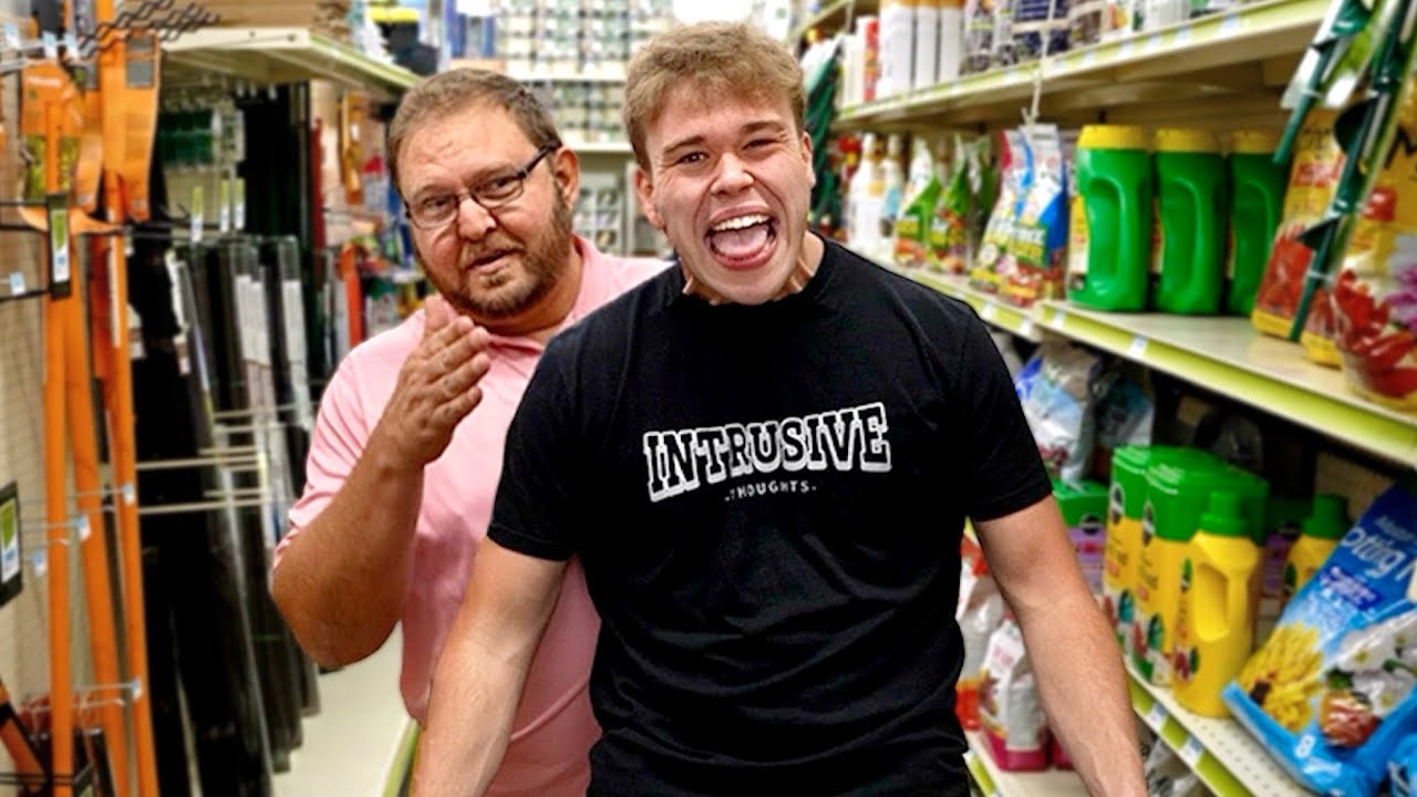 Screaming in Stores Prank