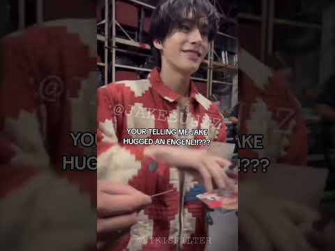 Jake hugged engene bcs Op gave him christian necklace 🥺 #jake #enhypen #engene #fyp #shorts