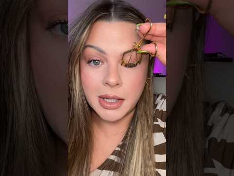 UPSIDE DOWN lash curling hack?? #lashes #makeup #hack (vc: @audboos)