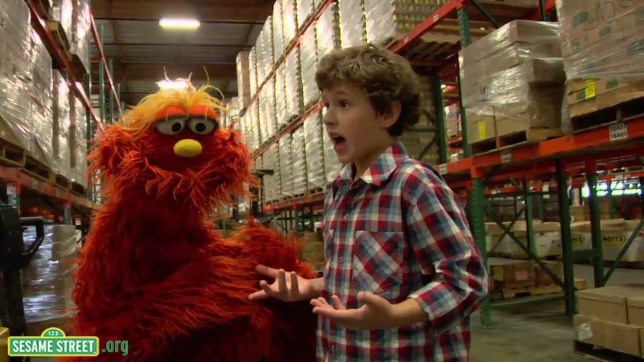 Modern Family's Nolan Gould and Sesame Street's Murray Volunteer!