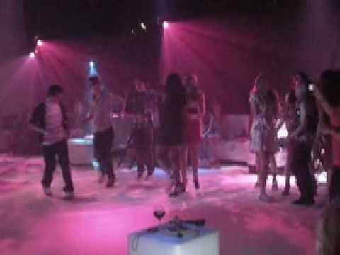 Videos of Dylan and Cole Sprouse at Miranda Cosgrove’s Sweet 16 ...