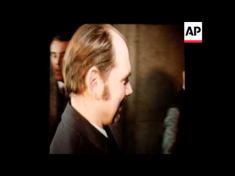 SYND 10/12/1971 WEST BERLIN NEGOTIATOR, ULRICH MUELLER AT THE EAST GERMAN HOUSE OF MINISTRIES