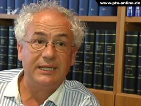 Tom Pauls unterschreibt Kaufvertrag zum Peter-Ulrich Haus (Pirna-Magazin 32/2009)