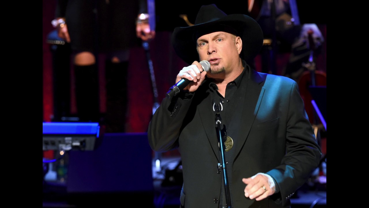 Garth Brooks Talks Cajundome Concert