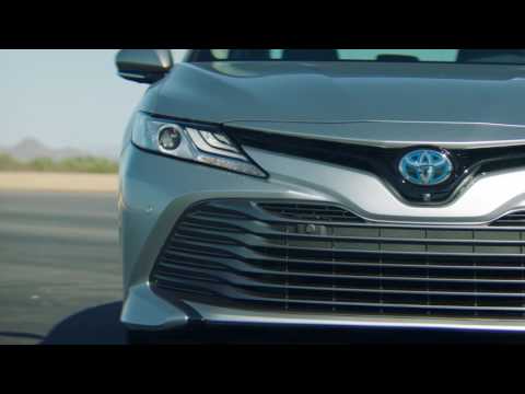 2018 Toyota Camry Hybrid XLE video debut
