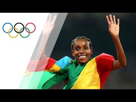 Almaz Ayana obliterates the 10000m World Record and clinches a gold medal
