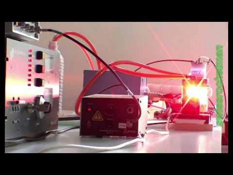 Flashlamp pumped Rhodamine B dye laser