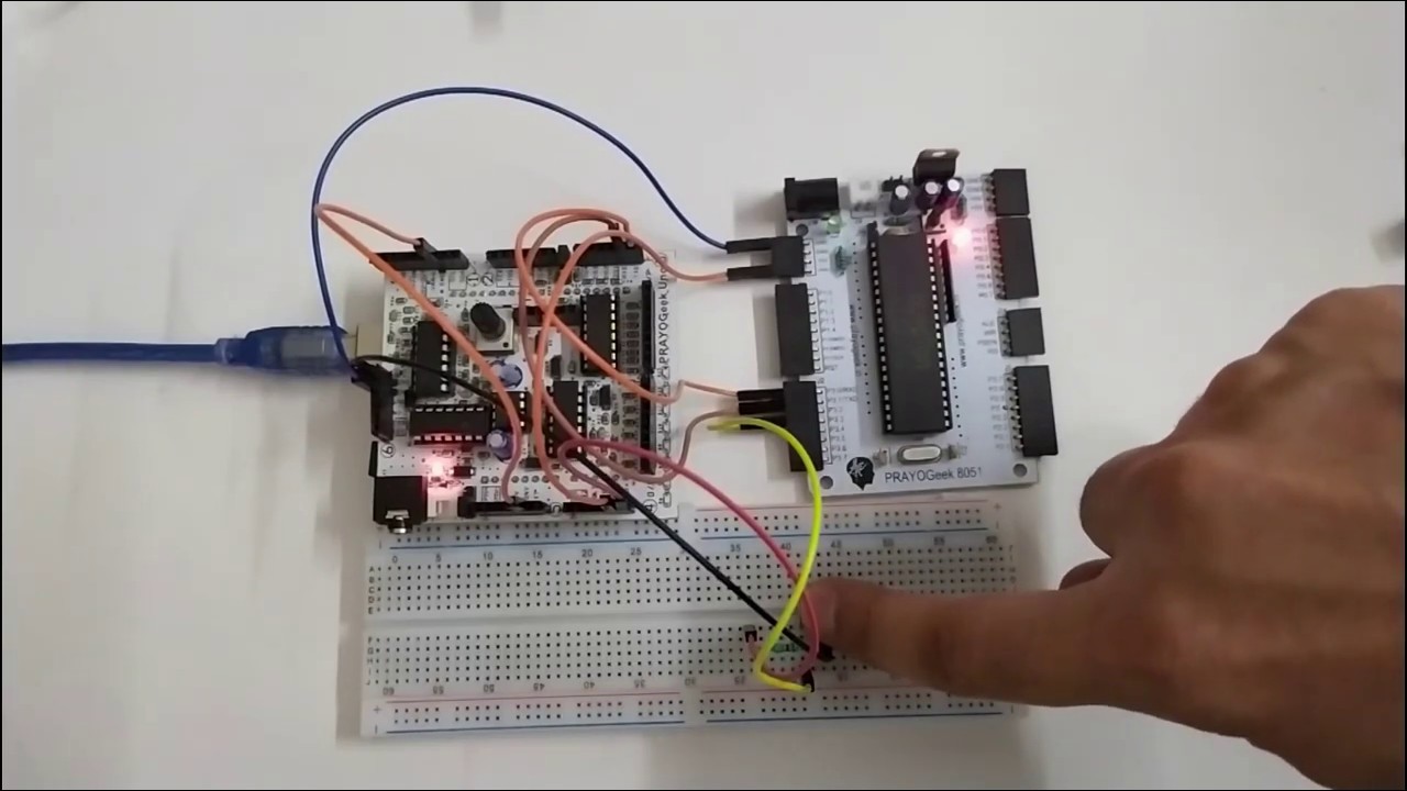 Programming 8051 INT1 Interrupt