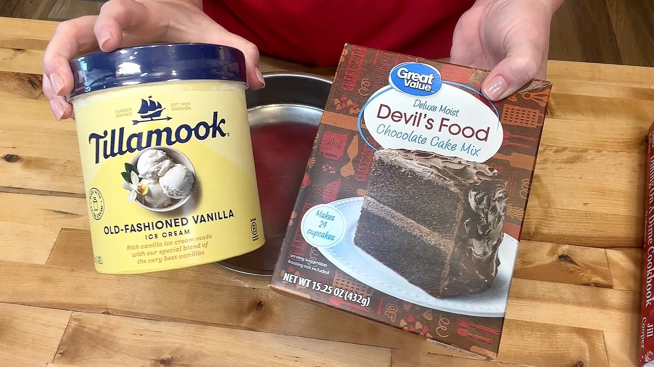 Fantastic 2 Ingredient Cake That Tastes Homemade!