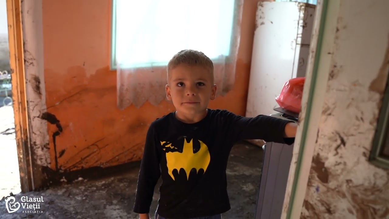 Profi pune suflet pentru a aduce alinare familiilor afectate de inundații!