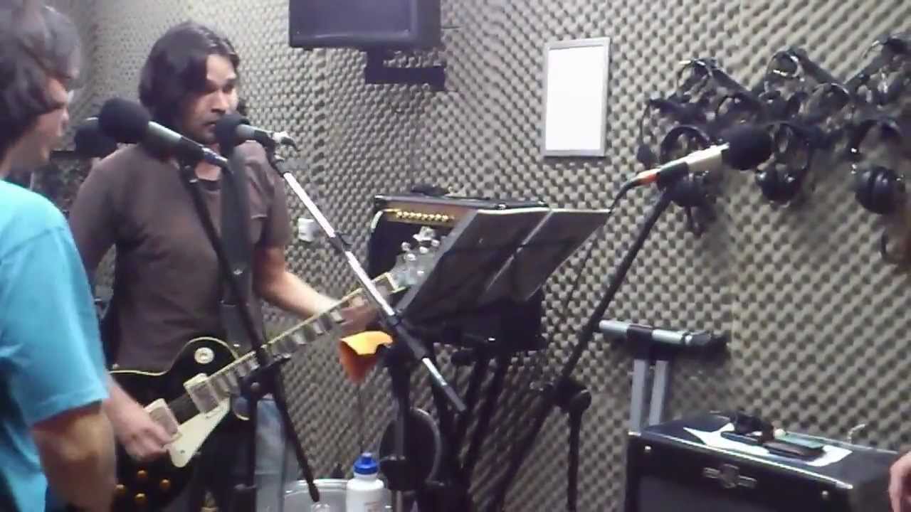 Vídeo-ensaio da banda Ozmanilla no Promo4 Studio