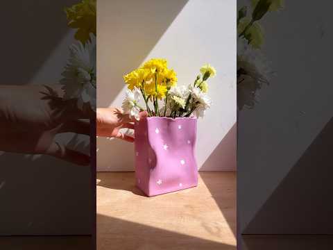 DIY paper bag vase ✨👛🌸 #diycrafts #diy #pottery #airdryclay #clay #craft #giftideas #summer #howto
