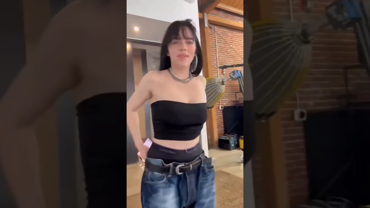 Billie Eilish 🕷 #bilieeilish Topless