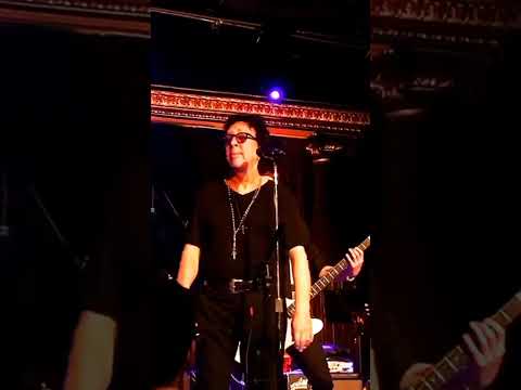 Peter Singing Words Live With The Band @sistersdoll