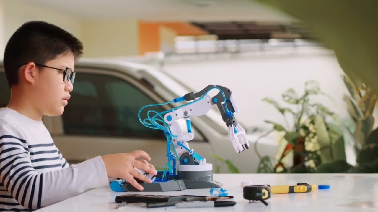 Learnify Arm : An Interactive Learning Tool Designed For STEM Education and Special Need Learner.