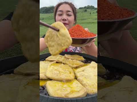 Local specialties Guizhou Dafang Liulong shredded tofu Guizhou spicy chili noodles are so delici