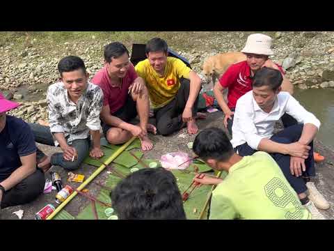 Trò chơi bản sắc của anh em vùng cao mỗi khi tụ họp