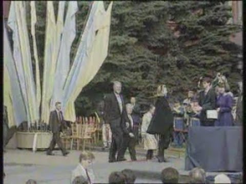 Ukraine-US President Winds Up Tour With Friendly A