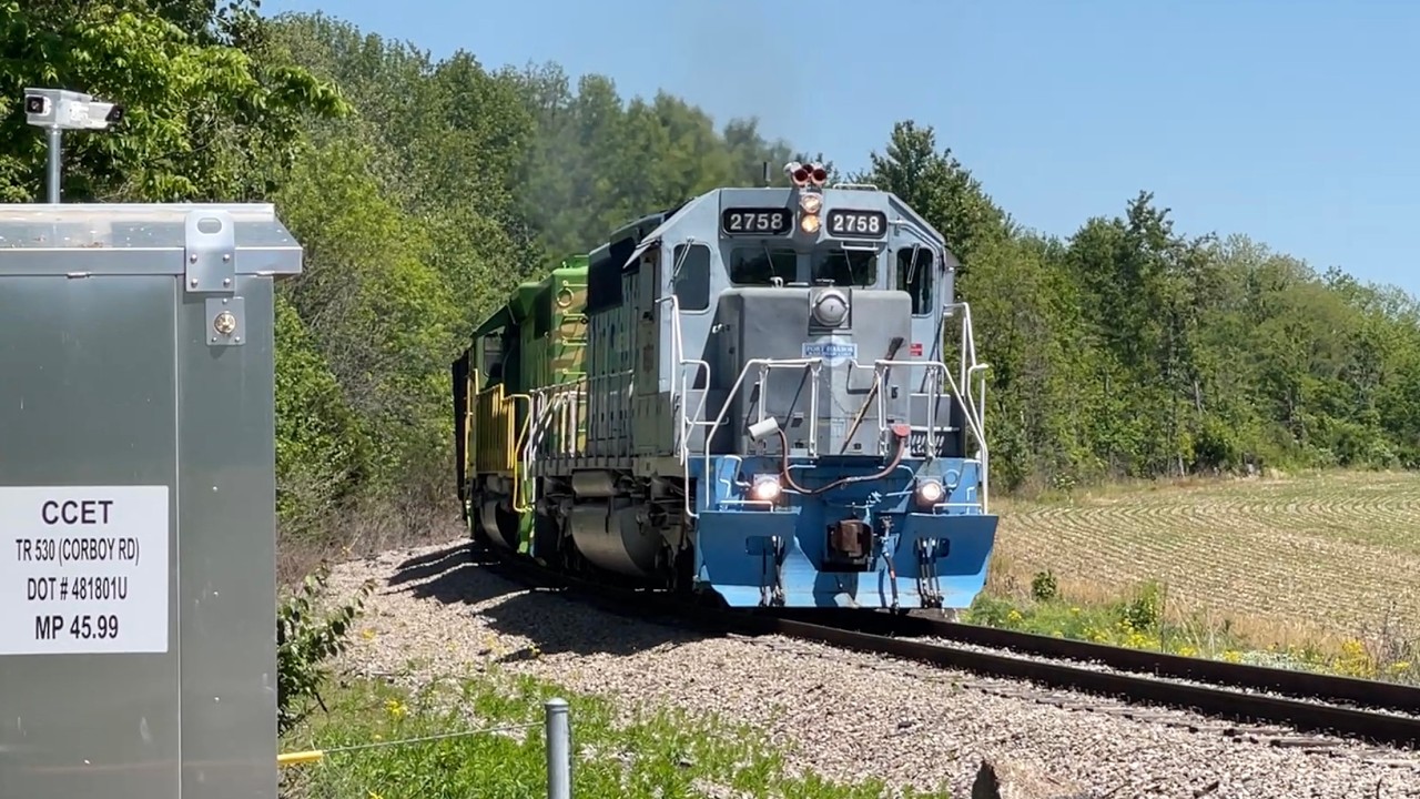 Storage Flat Cars Moved Out Of Storage + CSX Street Running Train Sample Includes Run At The Hill