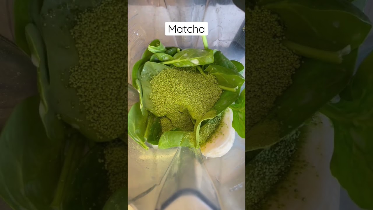 Healthy Matcha Smoothie #matcha #smoothie #healthy #pickmeup #delicious #spinach 🍵❤️🍵 #shorts