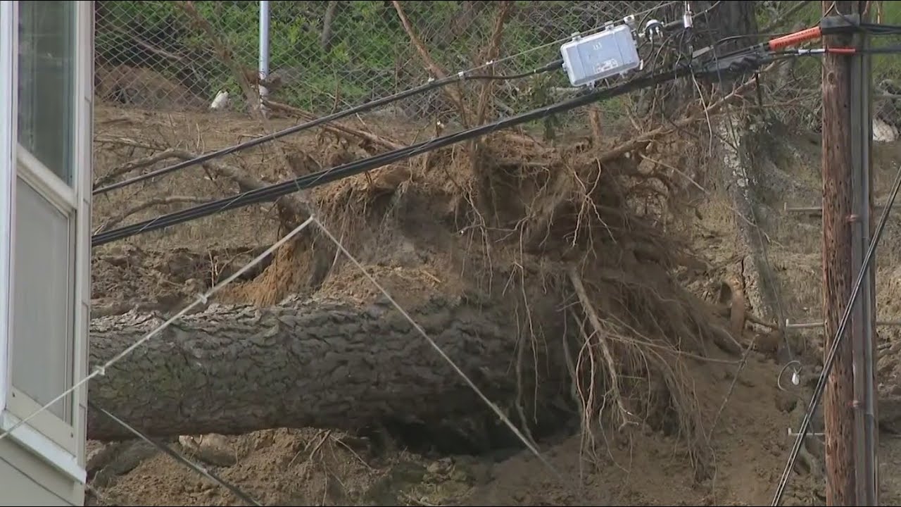 PG&E crews work to restore power to those who lost electricity in wind storm