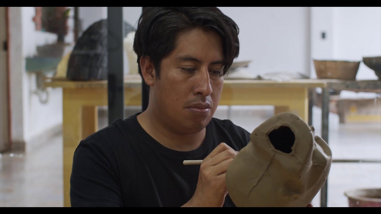 Omar Fabián | Tzompantli de barro negro | Arte