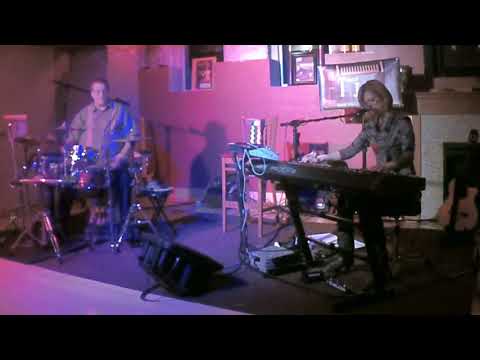 Tracy Jane Comer with Alan M - "New York State of Mind" (Billy Joel cover)
