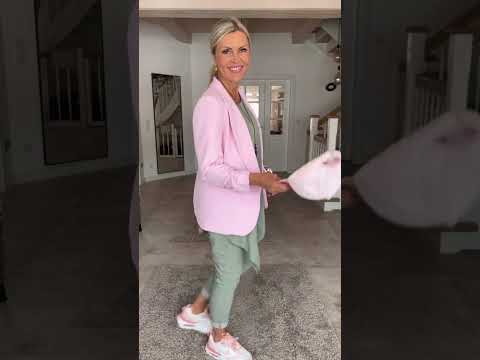 Timeless Vintage Apparel for Women Over 50 | Top 2023 Business Fashion Picks | Exceptional Clothing