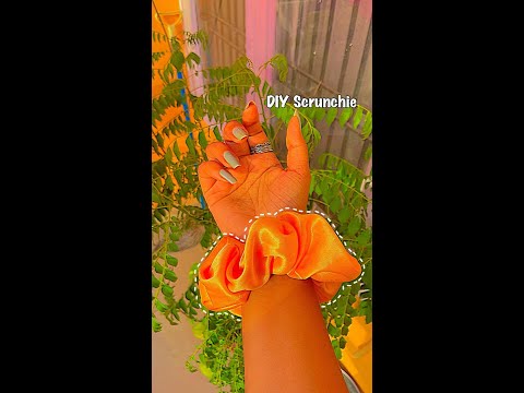 DIY Scrunchie 😱 | #shorts #youtubepartner #youtubeshorts #crafteraditi @CrafterAditi