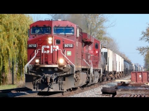 CP 9712 West, a 9,222 Foot Canadian Pacific "273" Train on 10-21-2012